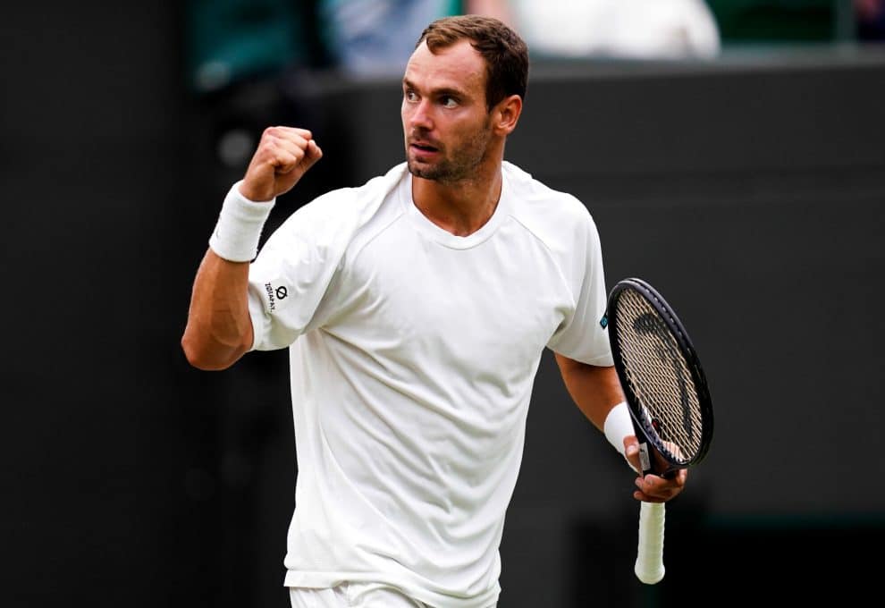 Roman Safiullin vs Lorenzo Musetti prediction and odds: Chengdu Open 2023 - Pundit Feed